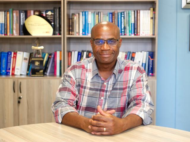 Prof Kelly Chibale receives Queens’ College Honorary Fellowship ...
